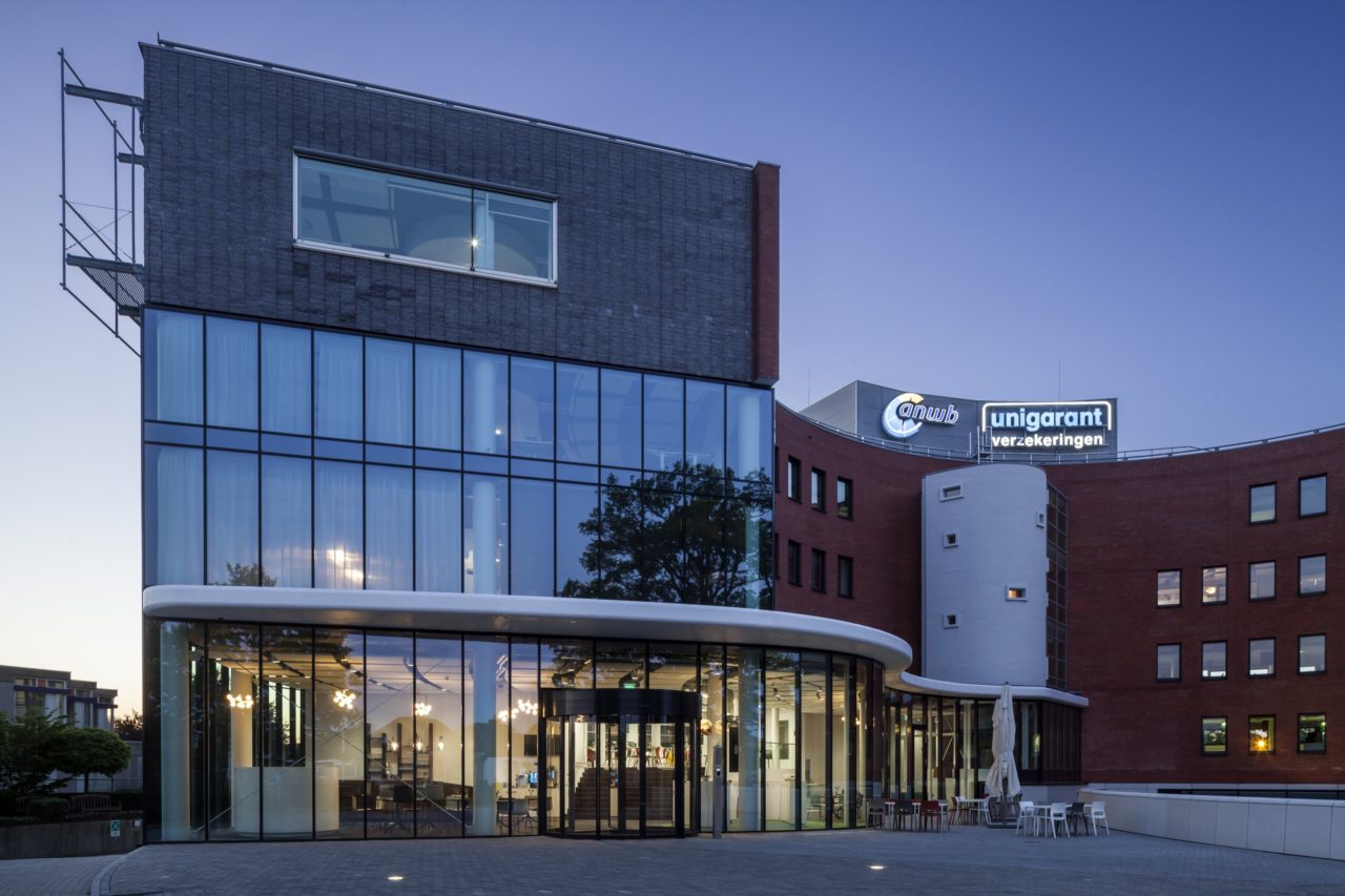 Unigarant, Hoogeveen - Een verduurzaamd, transparant hoofdkantoor