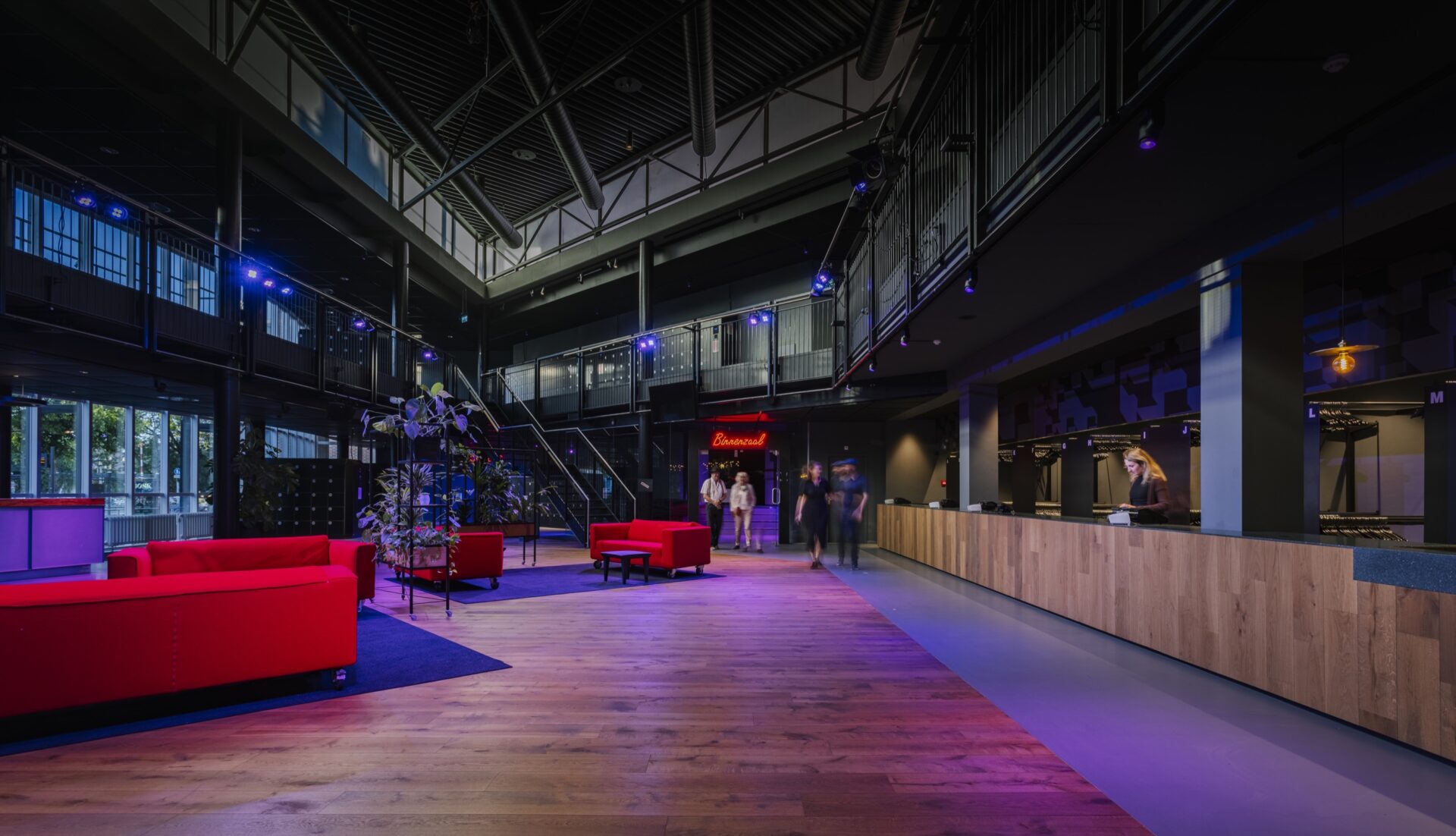 Entreehal Oosterpoort - Een warm decor voor alle voorstellingen
